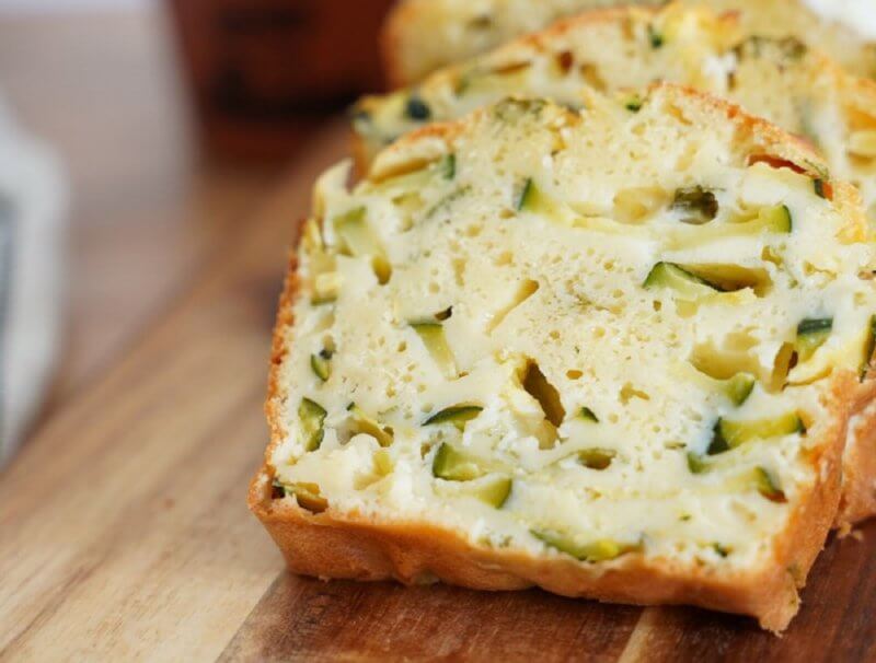 Cake aux courgettes et à la feta | Aux Fourneaux