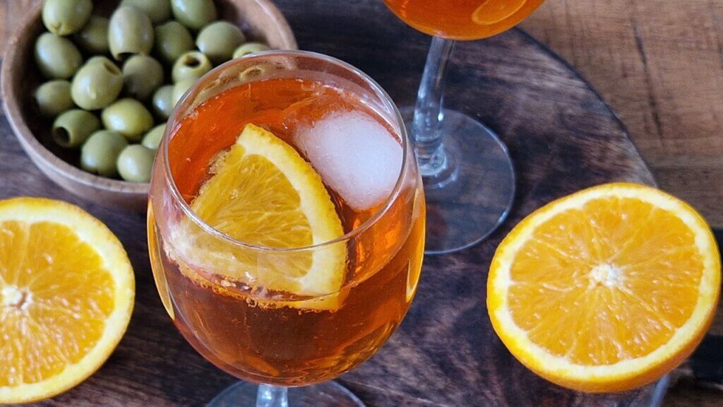 Vraie recette du spritz cocktail italien à l’Aperol | Aux Fourneaux